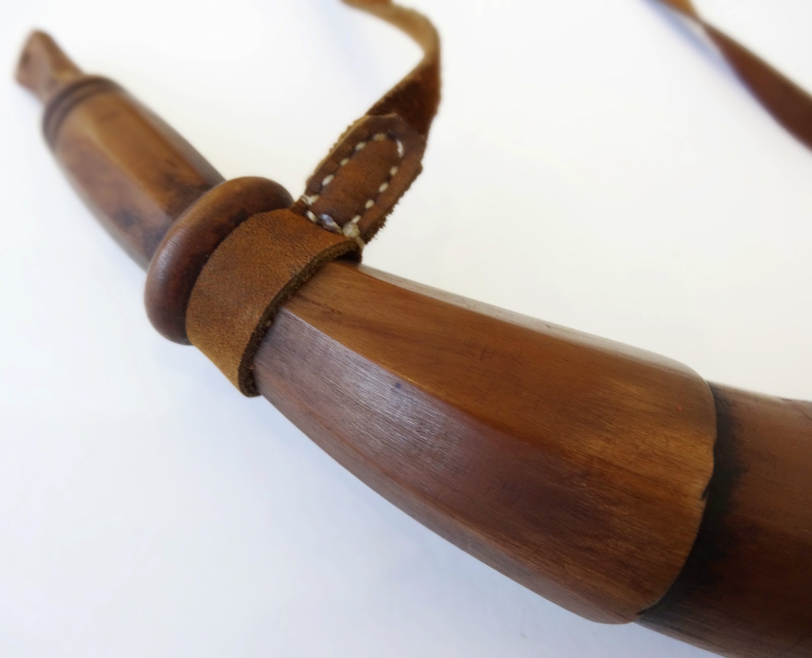 Contemporary Makers: Powder Horn by Mike Small