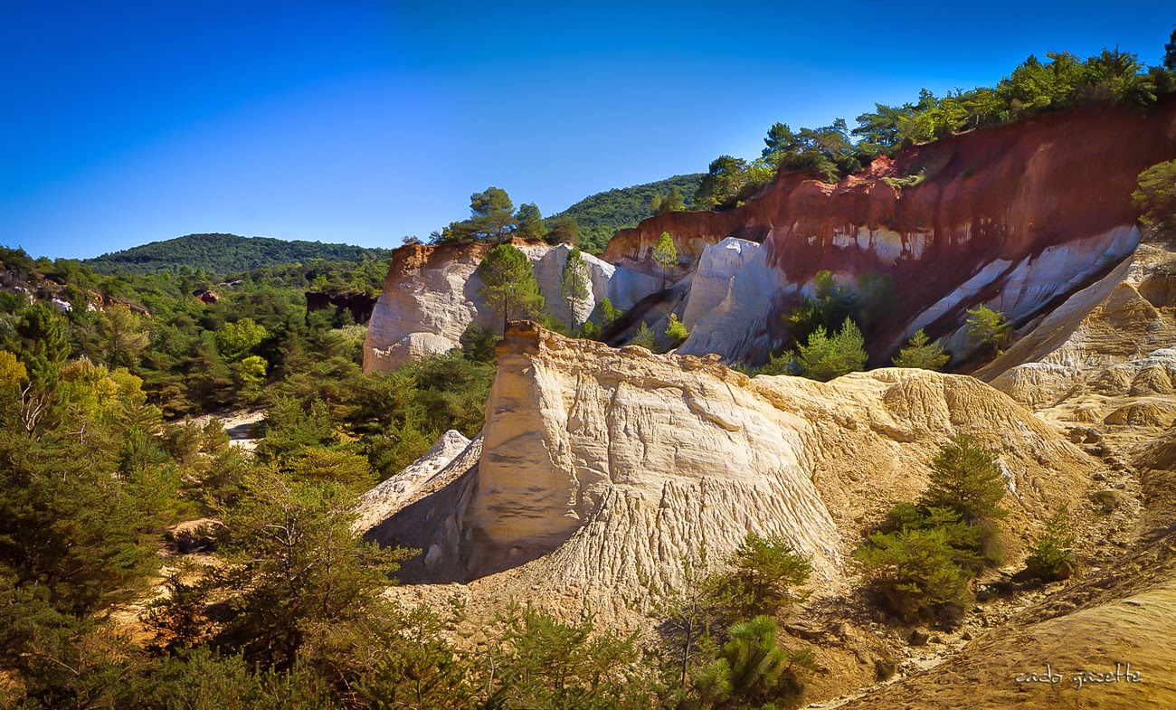 Rustrel Le Colorado Provençal - Cado Gazette