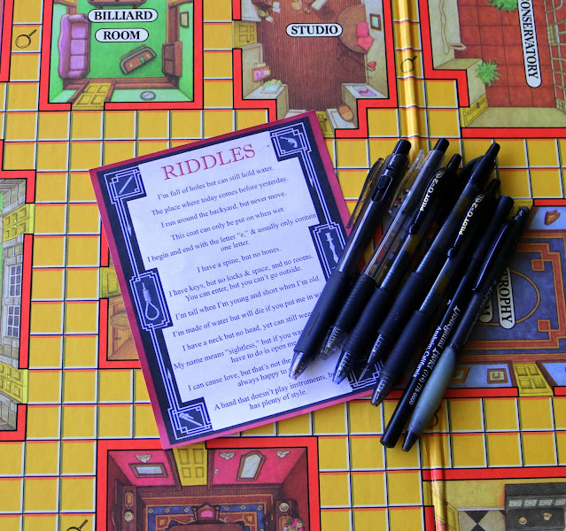 Invite and Delight: Clue Party: A Dinner to Die For