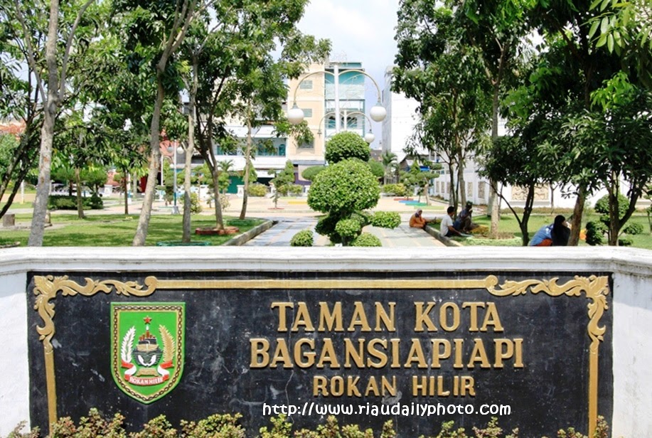 TAMAN KOTA BAGANSIAPIAPI | RIAU DAILY PHOTO