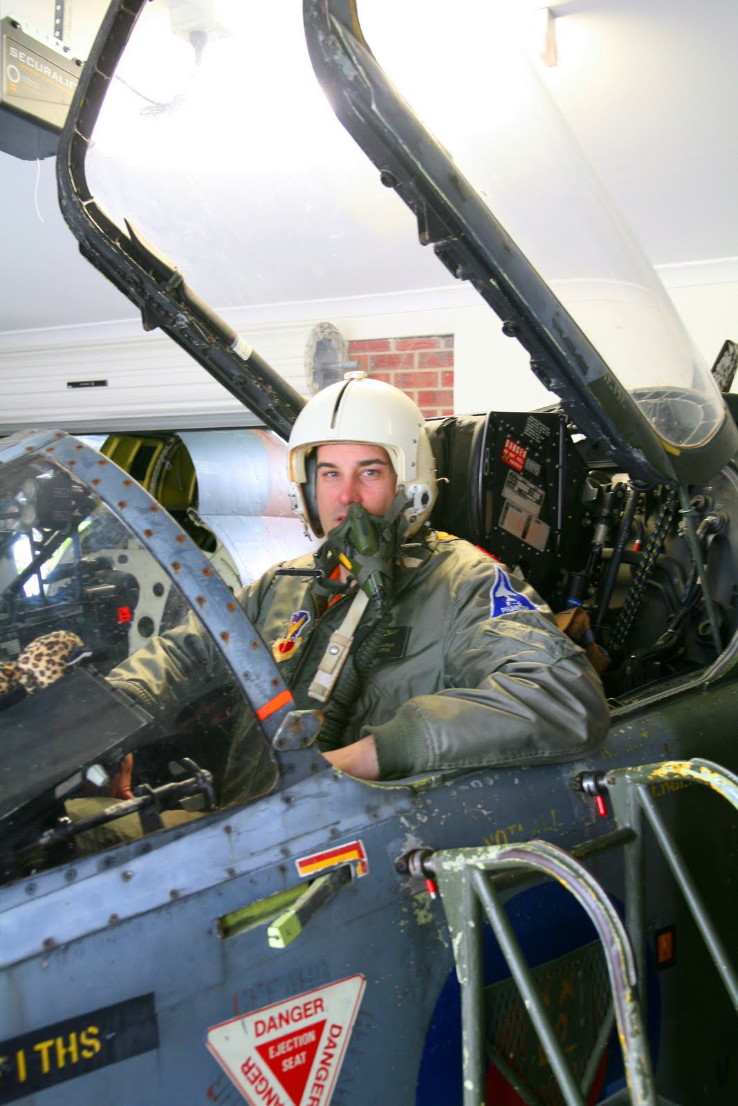 Heritage flight gear / flying gear displays: MEDIA AND IN THE NEWS