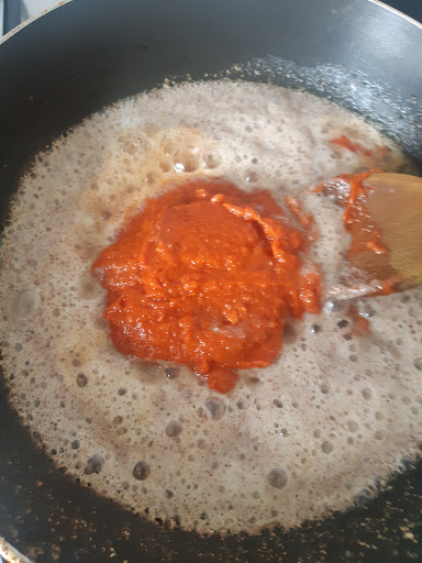 Batata Bhungla / Spiced Garlic Potato with Fryums - Gujarathi Street Food