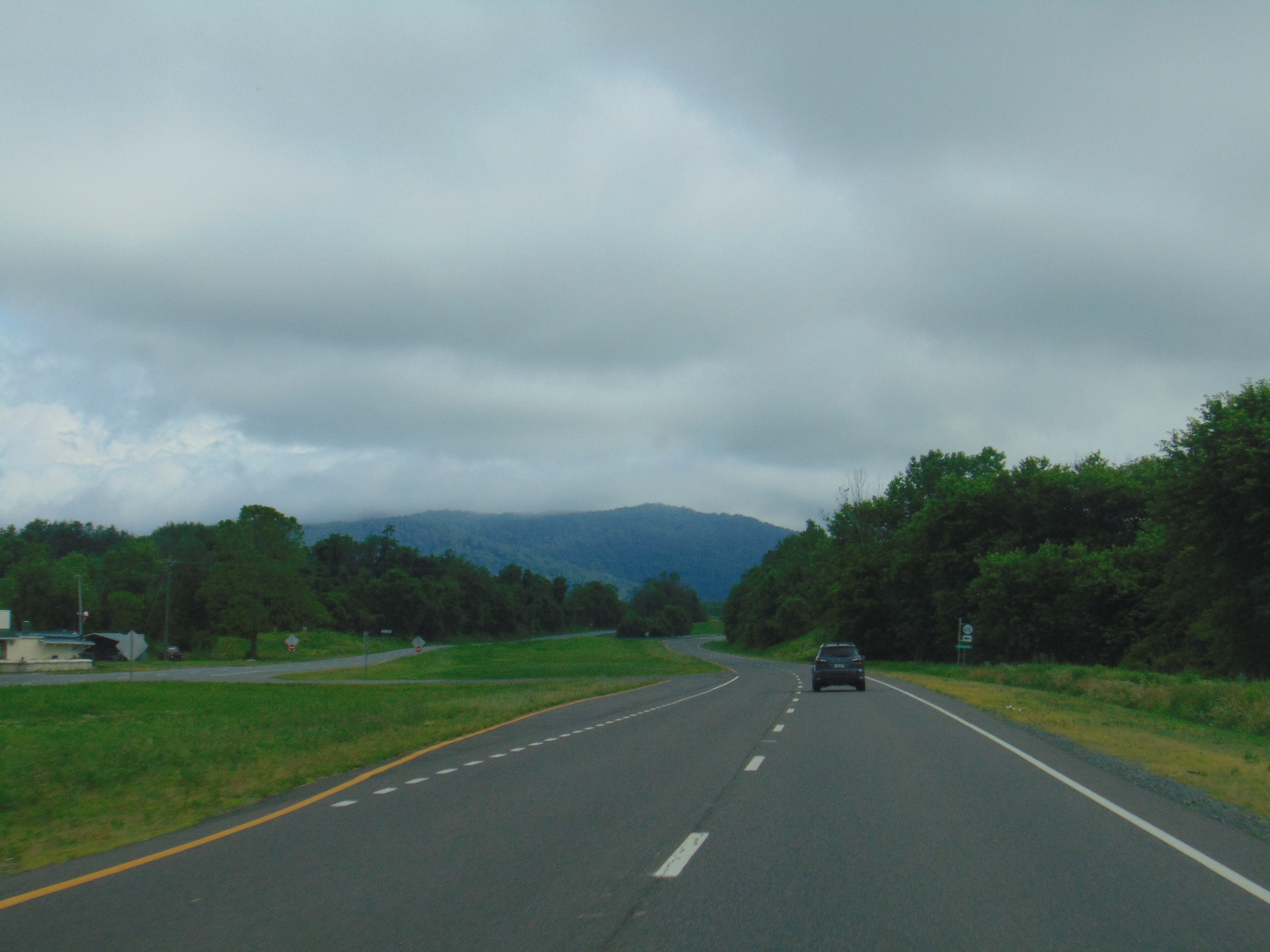 A morning on Virginia's US Route 211