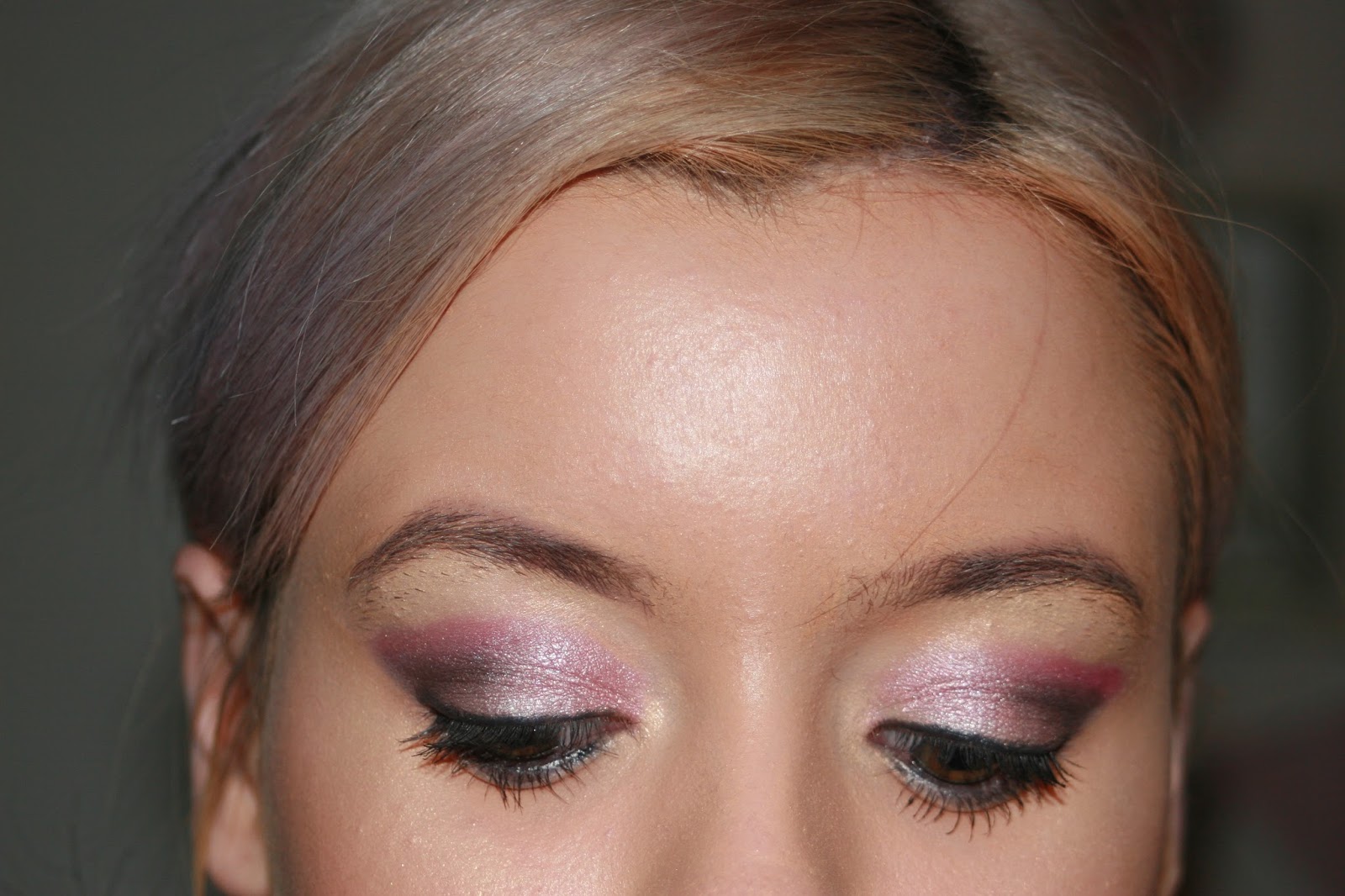 A fancy makeup look - pink sparkle - Lauren Morgan