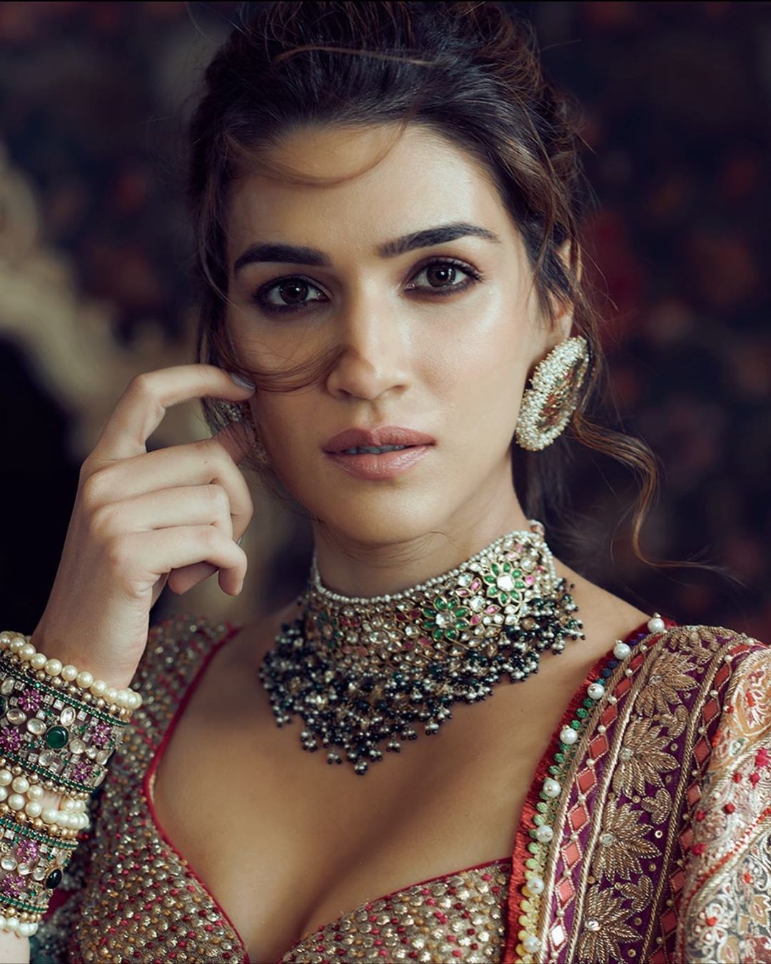 Elegant Kriti Sanon In Traditional Dress