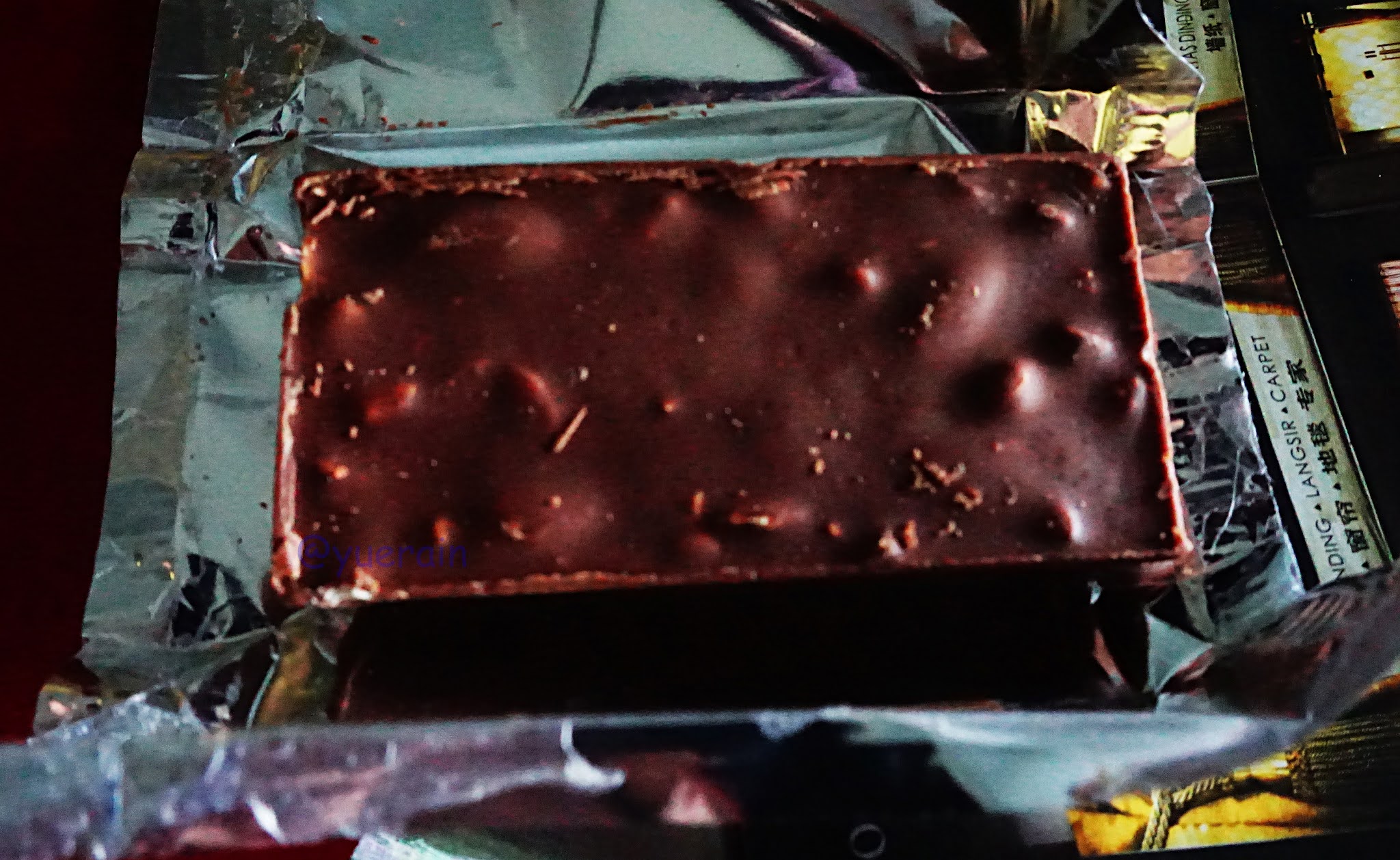 GREAT SKINandLIFE: FOOD REVIEW ON WHITTAKER'S ALMOND GOLD SLAB