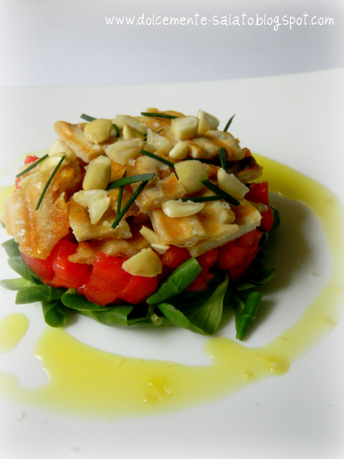 DOLCEmente SALATO: Insalate monoporzione di songino con pollo, mandorle ...