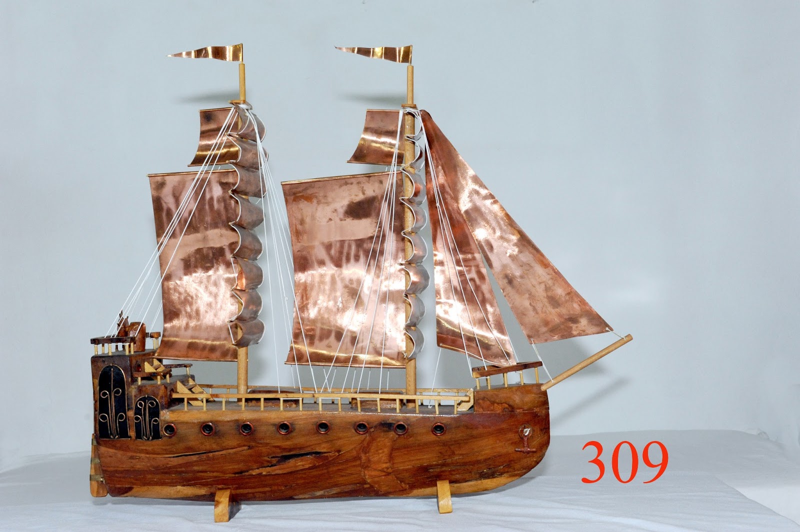 ΜΗΛΕΪΚΑ ΞΥΛΙΝΑ ΚΑΡΑΒΙΑ - MILOS WOODEN SHIPS