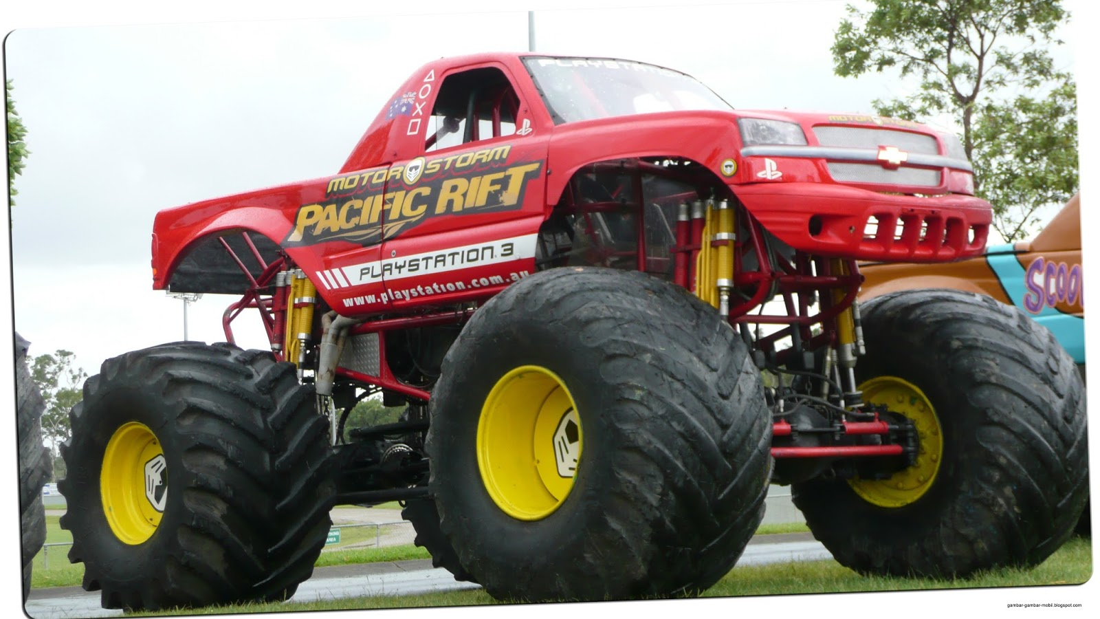 Gambar Mobil Besar Yang Jarang Kita Lihat - Gambar Gambar Mobil