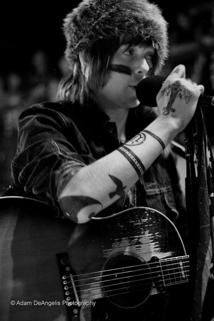 love NeverShoutNever: Biografia &' Trayectoria De Christopher Drew ...