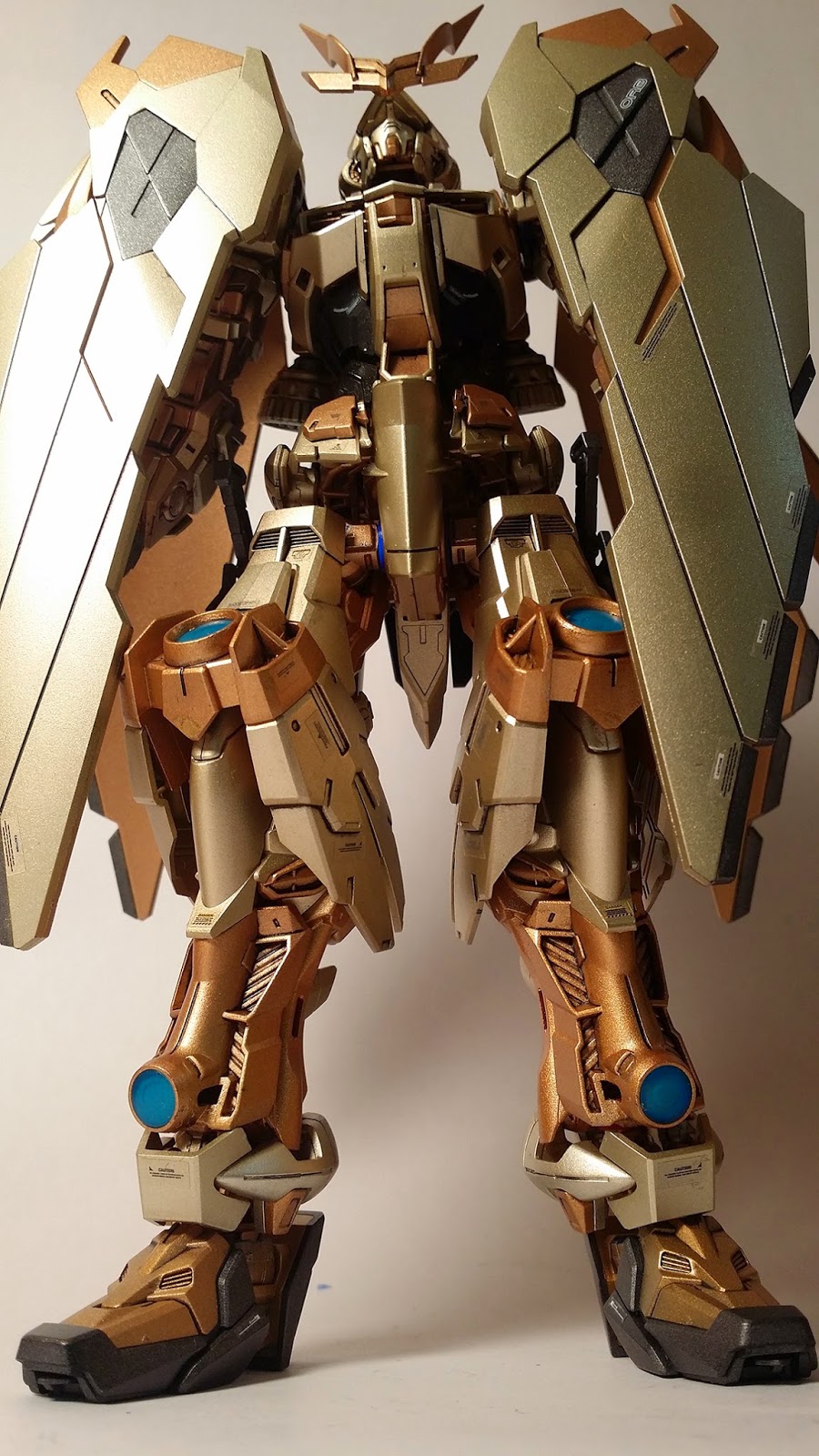 MG 1/100 Astray Mix - MBF-P03GS "Astray Gold-Shroud" - Custom Build