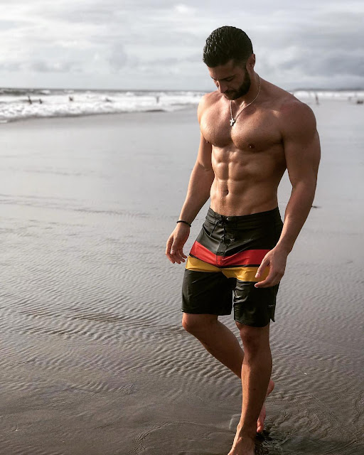 Bodybuilder Muscle Worship: Konstantinos Vasalos - GREEK god, sexy ...