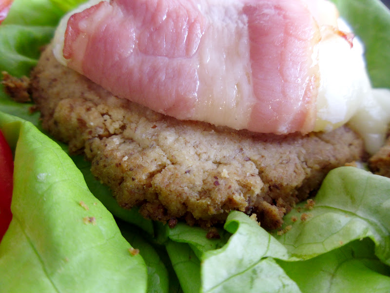 Gourmande ou passionnée...: Chèvre chaud lardé et biscuit aux noix