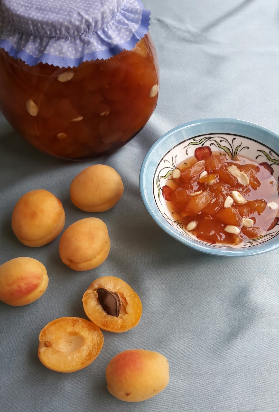 BADEMLİ KAYISI REÇELİ | Çinili Mutfak