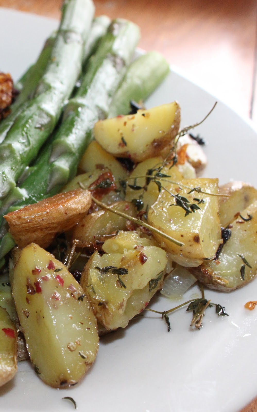 That's My Taste On It: Roasted Herb Potatoes