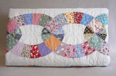 Handmade Twin Size Quilt - Chain Link Pattern - Vintage Look