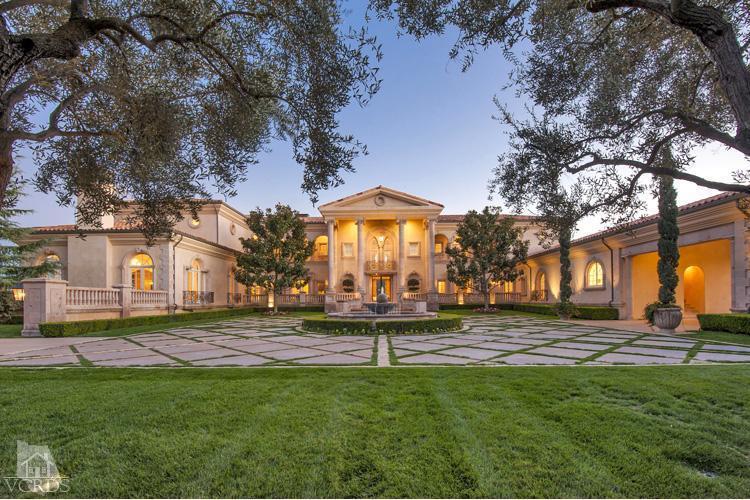 A Magnificent Residence in the Gated White Stallion Estates Community ...