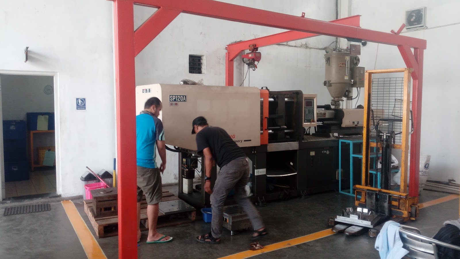 Perkembangan Injeksi Plastik Molding di indonesia Pembuatan Produk ...