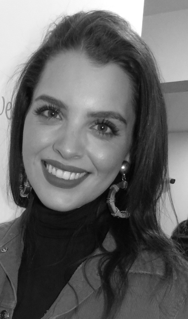 internautaSOY: DEBBIE CASTRO CON SU MIRADA EN EL TEATRO