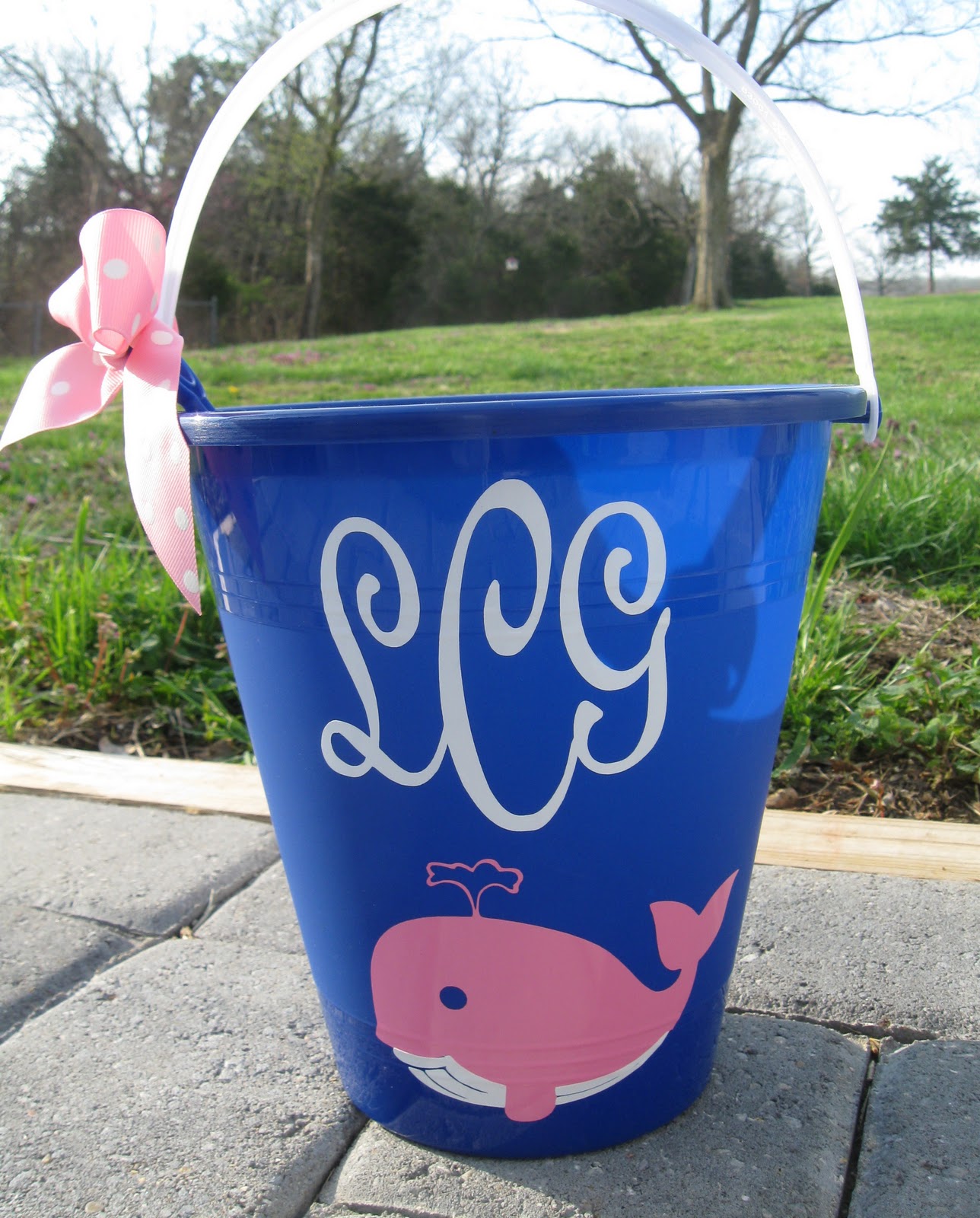 De La Design: Personalized Sand Pails / Beach Buckets