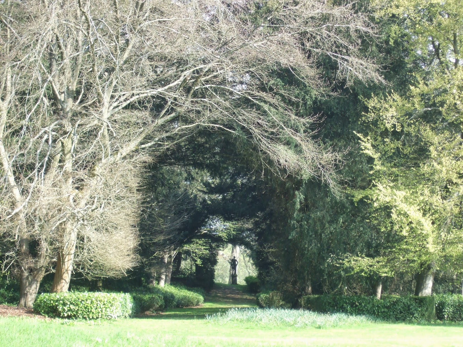 TRAVEL IN A GARDEN: Rousham Garden, Oxfordshire.