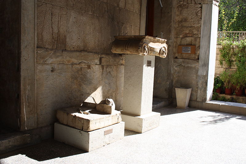 Ancient Hellas back up: Ionic capital of the Stoa of Attalus.5th cen ...