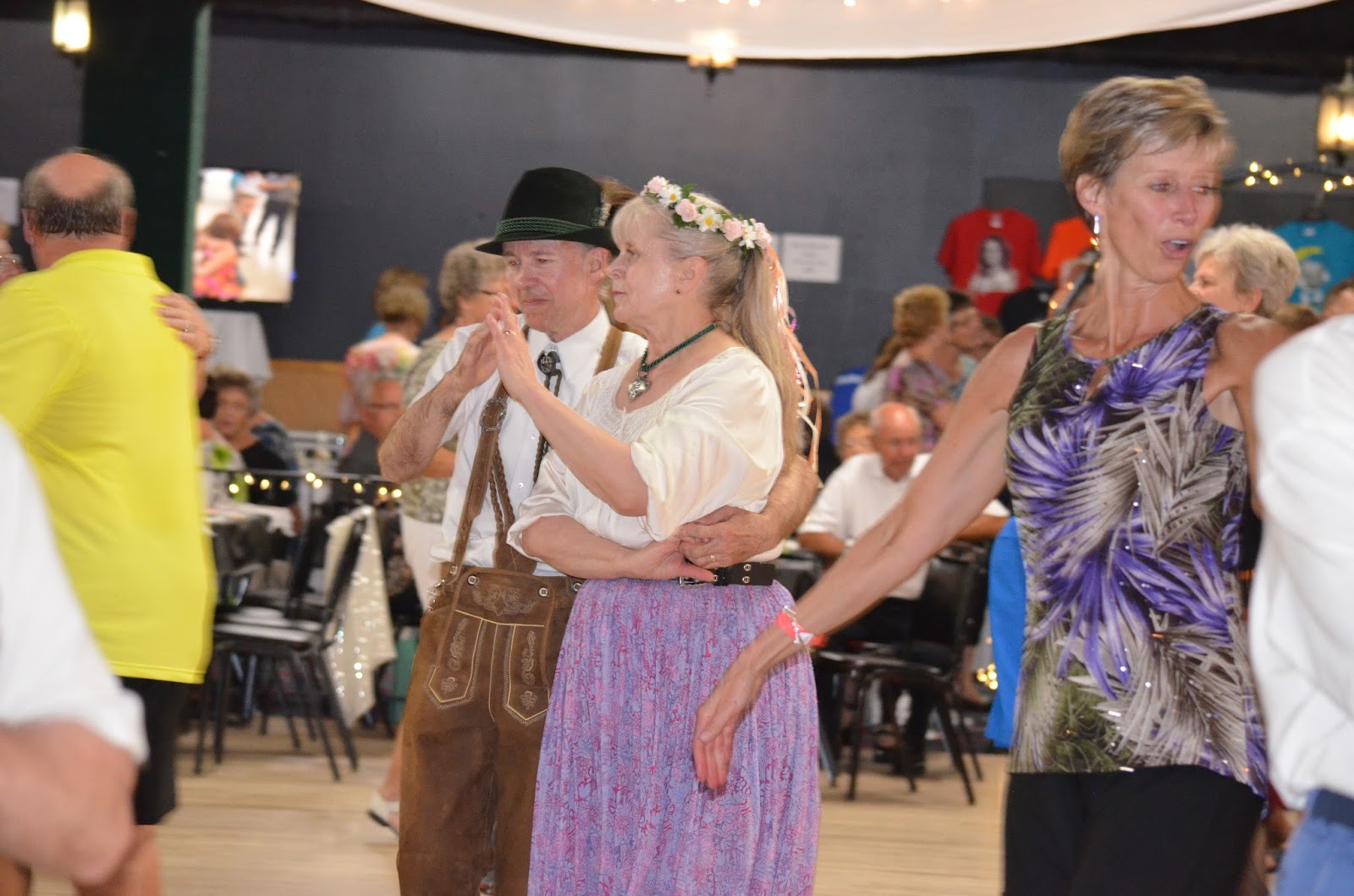 Back40 -bringing back the old ways: People watching at the Mollie B ...