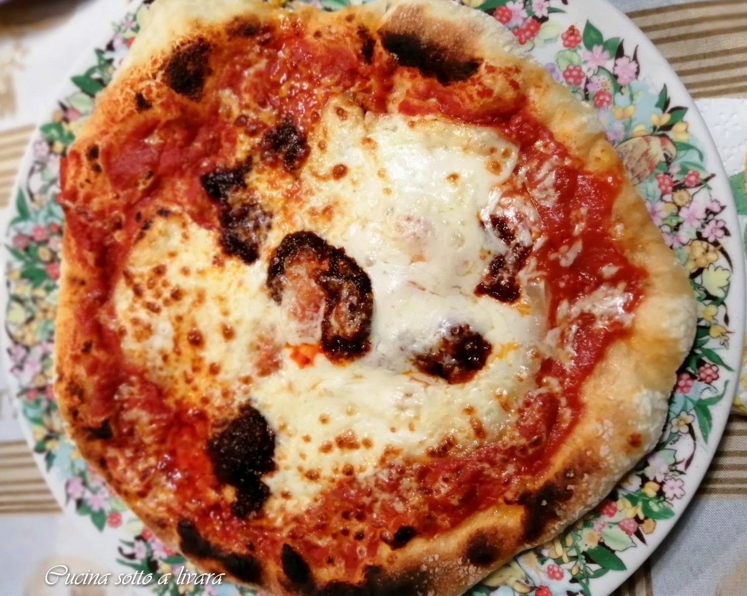 PIZZA IMPASTO A LUNGA LIEVITAZIONE | CUCINA SOTTO A LIVARA