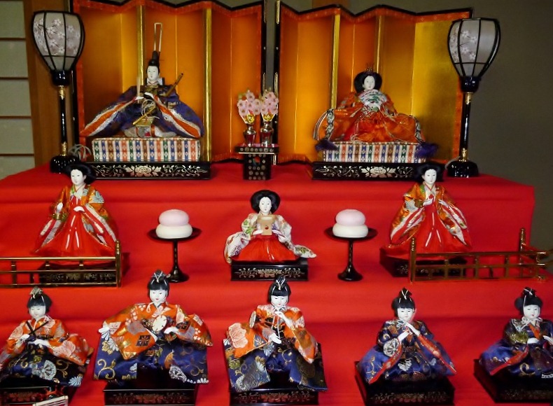 Cosmos Blog: Doll Festival