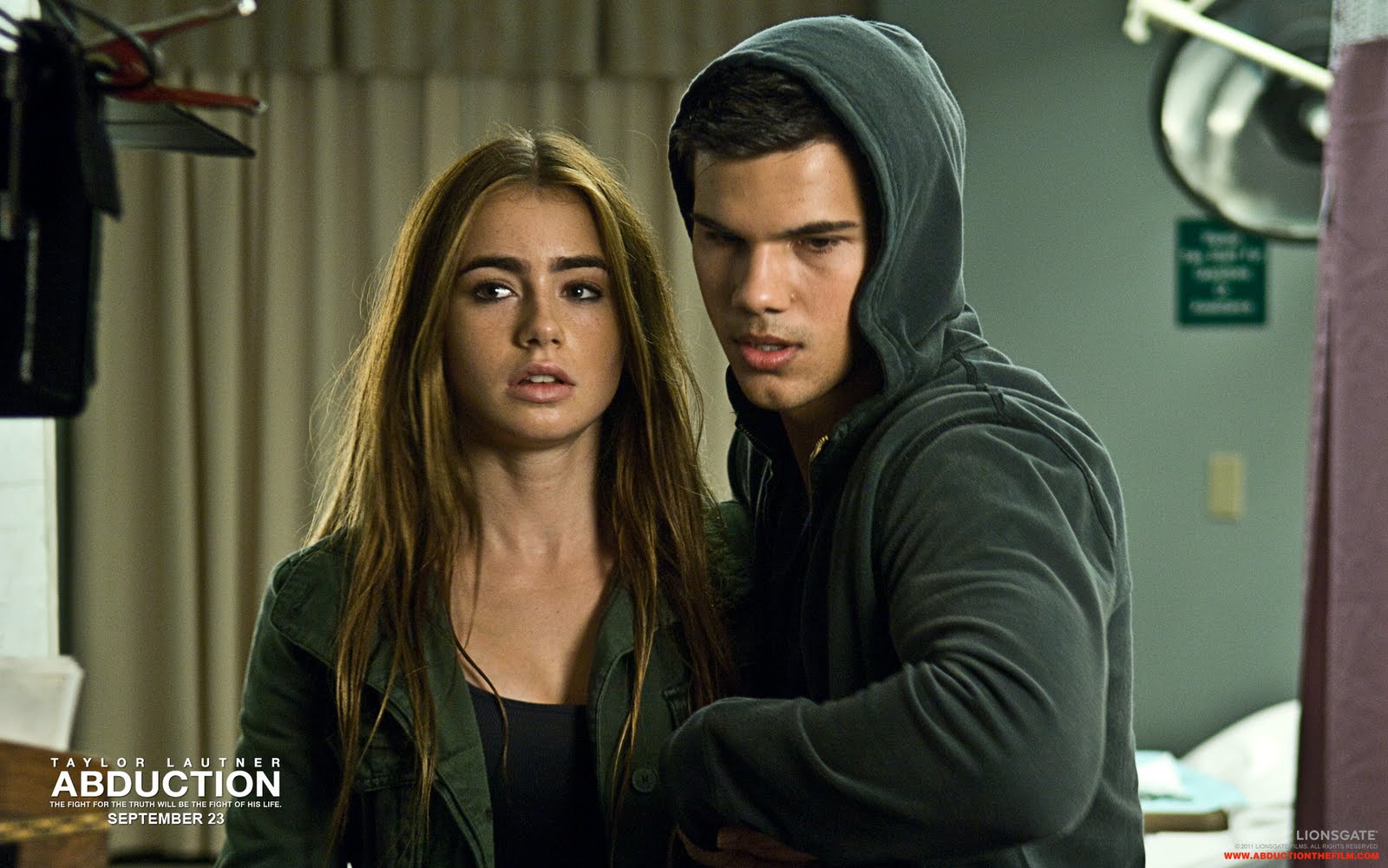 MagicFameWorld: Nuevo Still de Abduction (Sin Salida), con Lily Collins ...