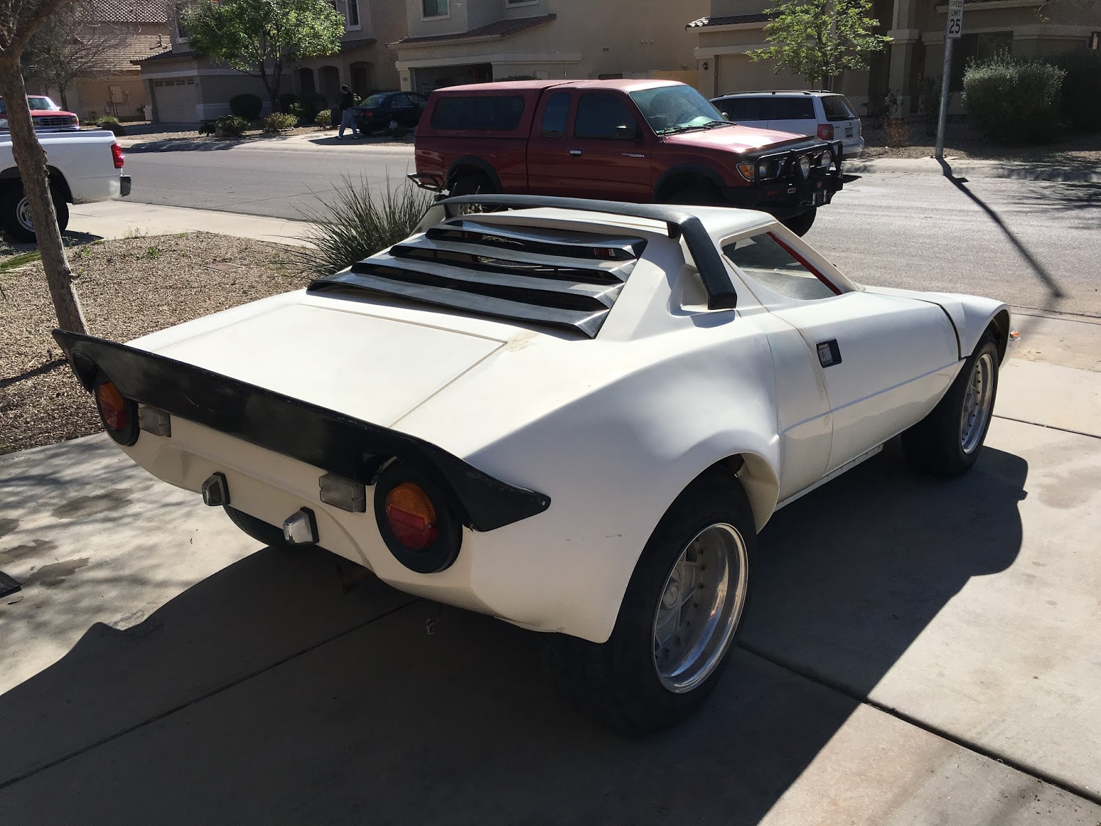 Hawk HF2000: 1976 Lancia Stratos Replica - DailyTurismo