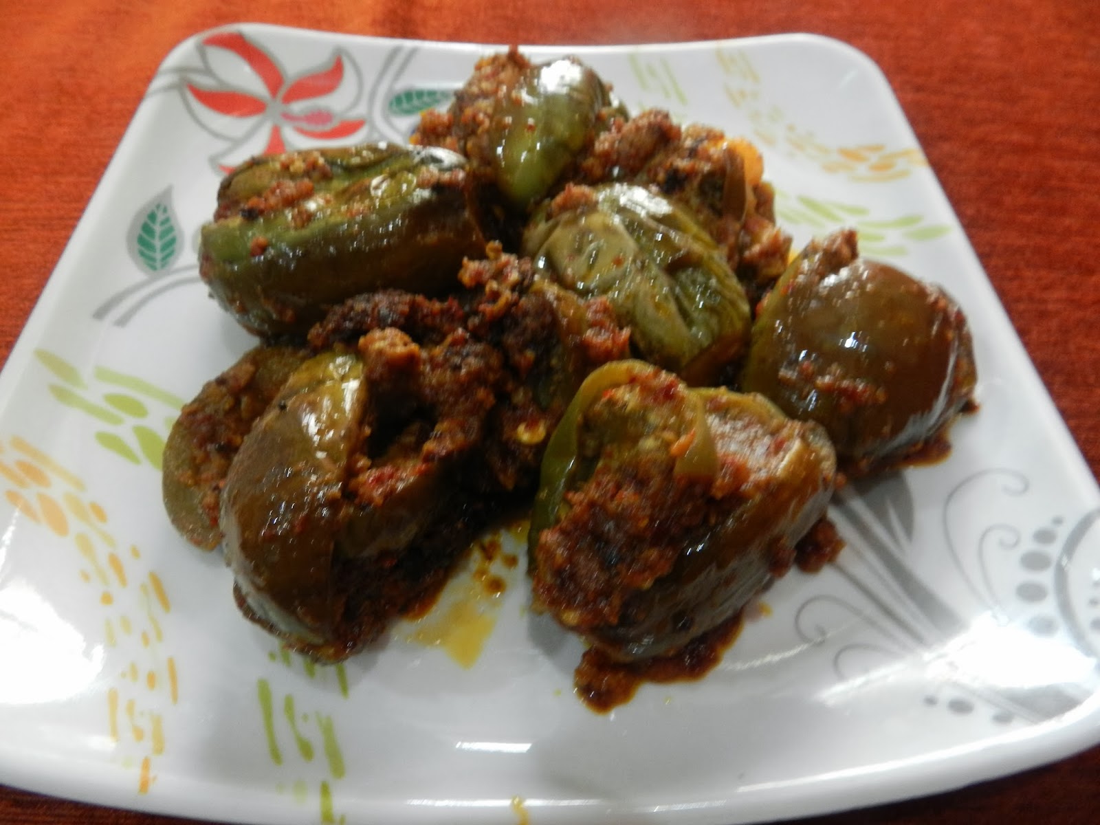 Ammana Adigemane: Badane kai Ennegai (Stuffed Egg plant)