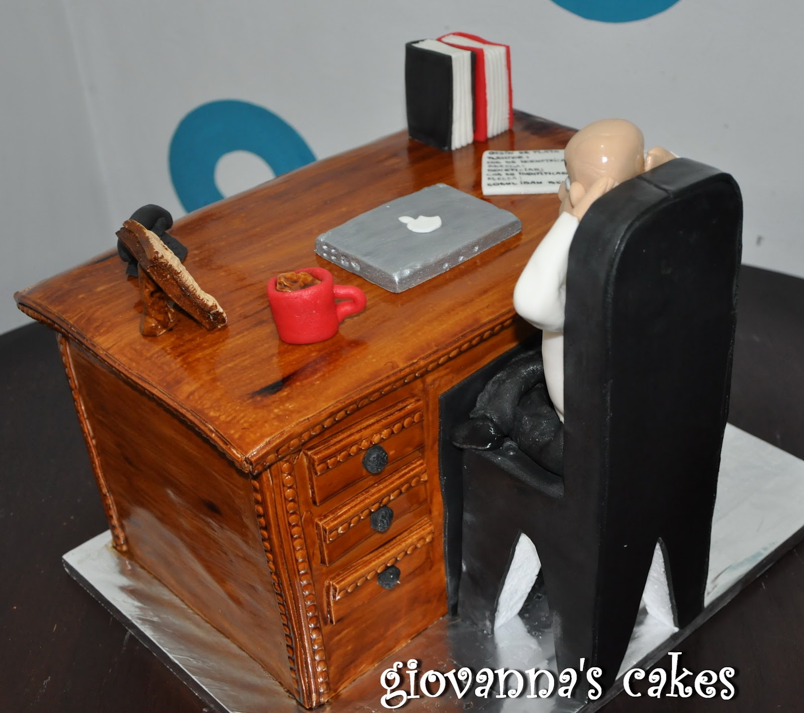 giovanna's cakes: Desk cake