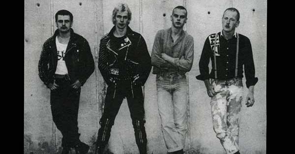 OLD, WEAK BUT ALWAYS A WANKER - THE PUNK YEARS: BLITZ - All Out Attack EP