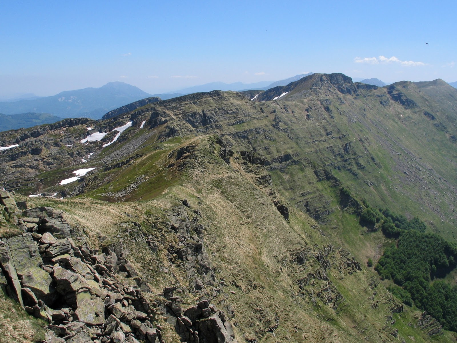50 Hikes In and Around Tuscany: An Introduction to the Northern Apennines