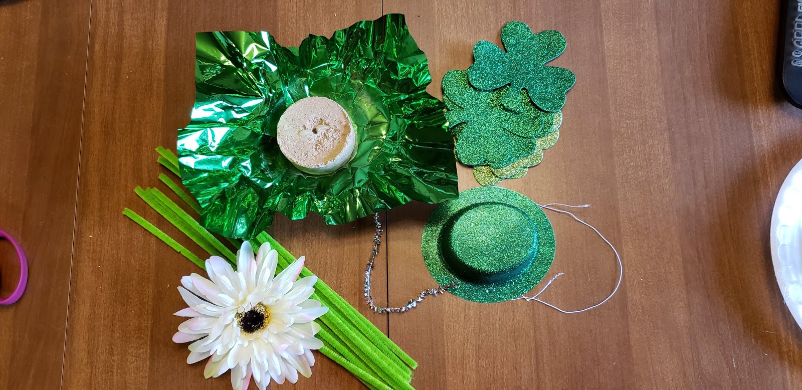 Crafting Household 6: St. Patrick's Day Wreath: Dollar Tree Craft