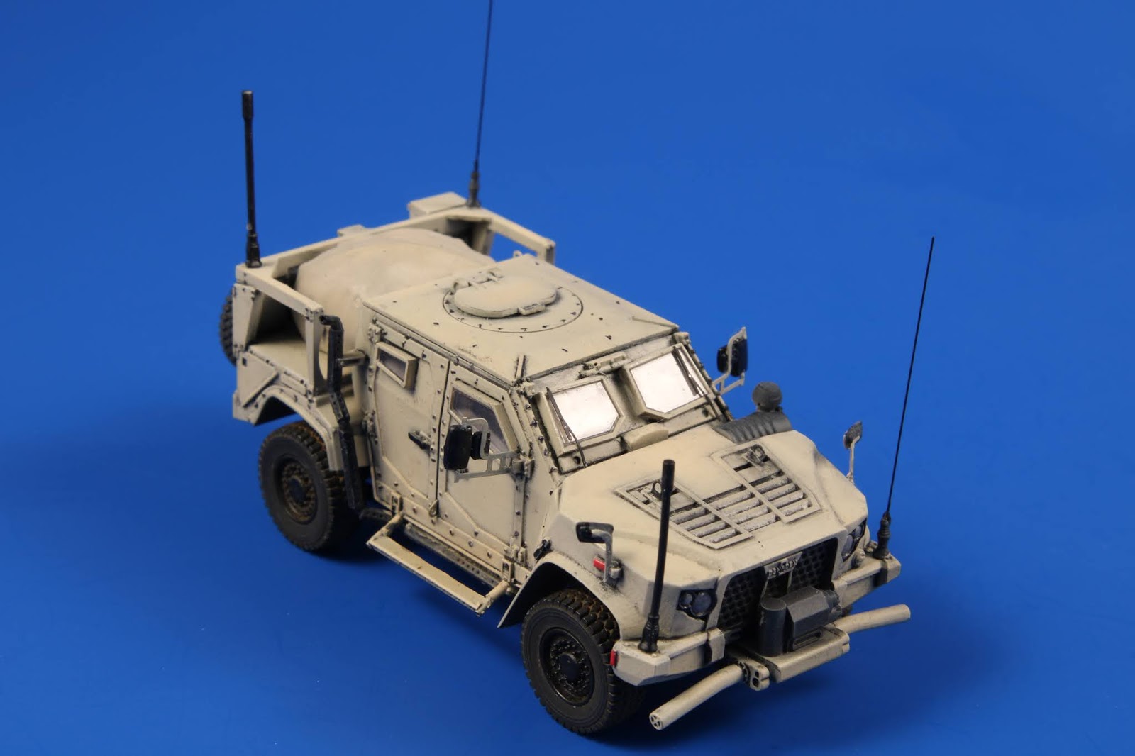 M1280/JLTV - Martin's neatly finished MV124 kit