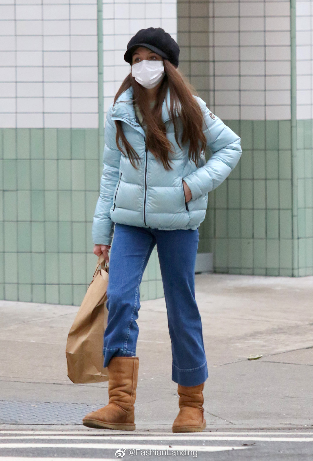 All about Suri Cruise : 2021.01.01 - Suri spotted out for a shopping in ...