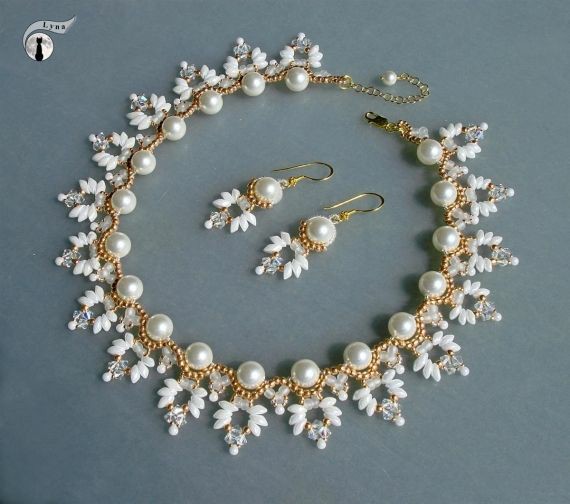 Fancy pearl necklace