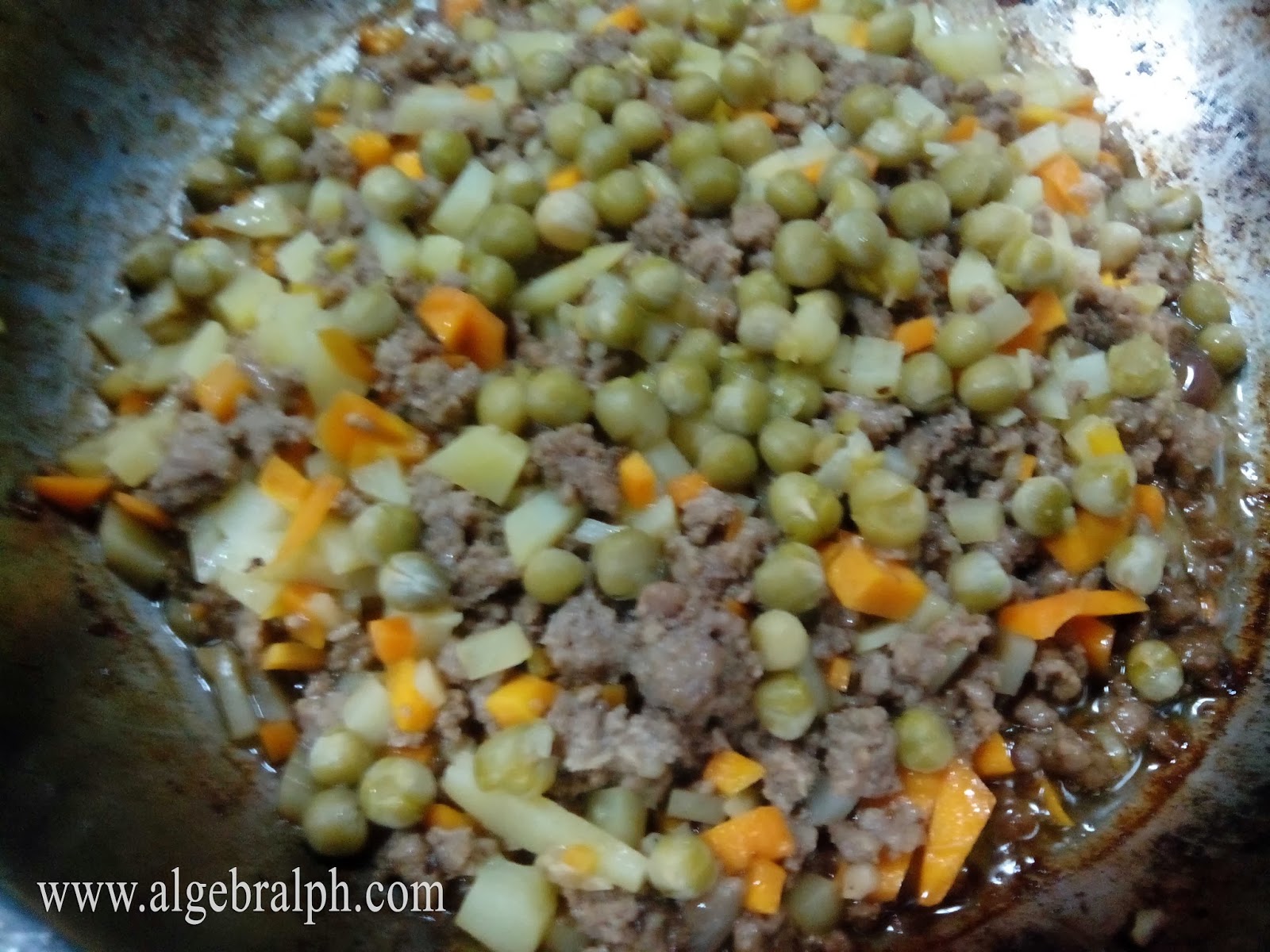 Easy Beef Giniling Recipe | Algebralph