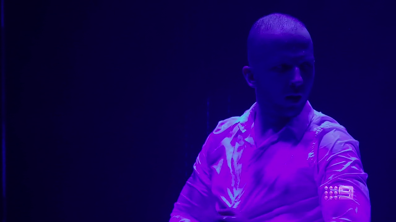 ausCAPS: Alexander Wojno shirtless in Beauty And The Geek Australia 7 ...