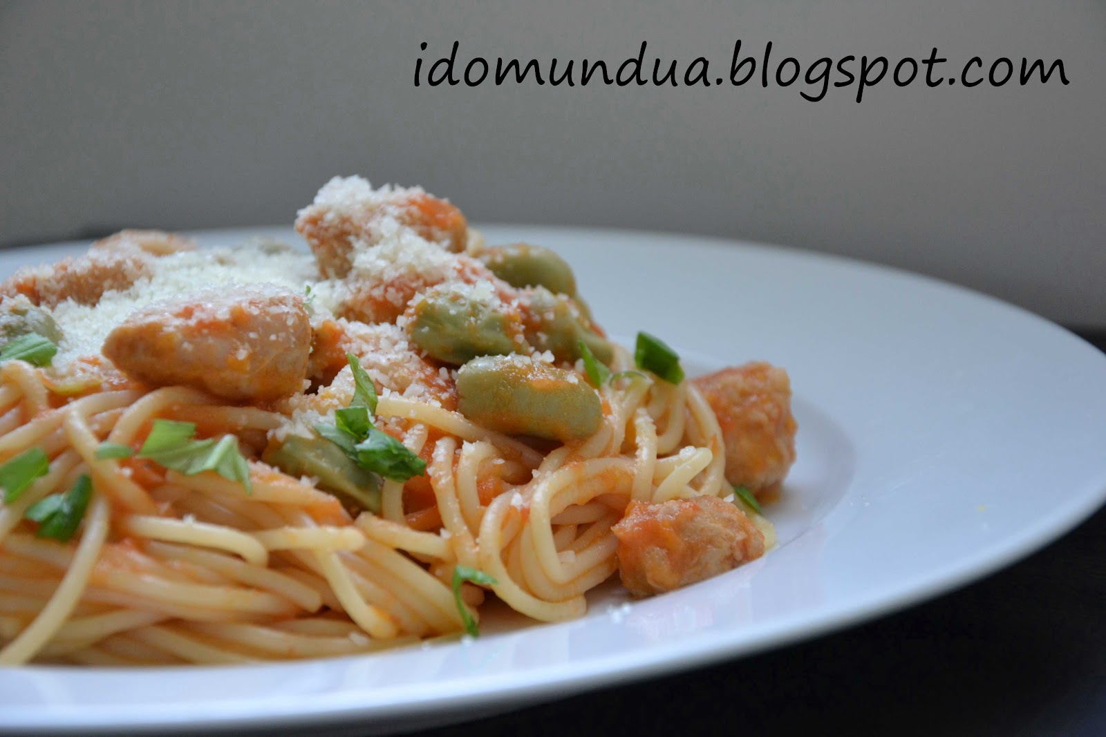 idomundua: ESPAGUETIS CON HABAS