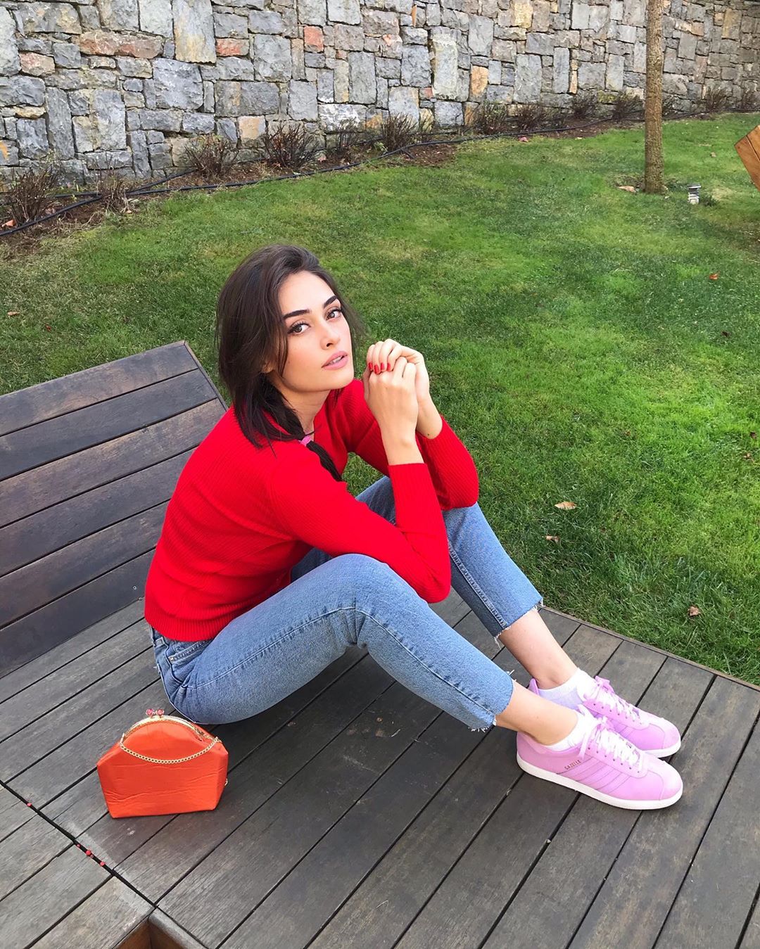 Real Life Pictures of Famous Role Play Halima Sultan of Drama Ertugrul ...