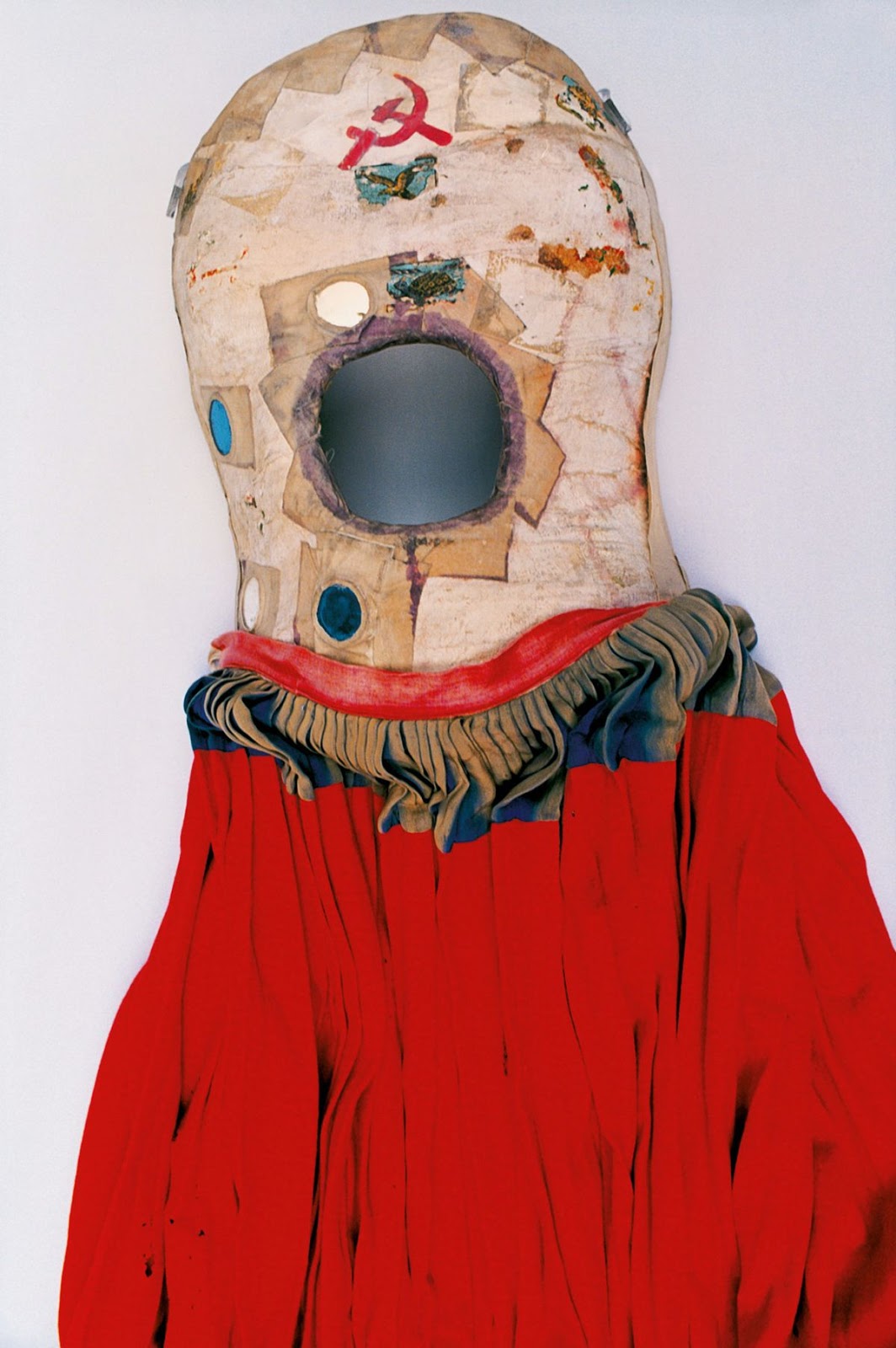 What Frida Wore: See Frida Kahlo’s Hidden Wardrobe, Locked Away for 50 ...