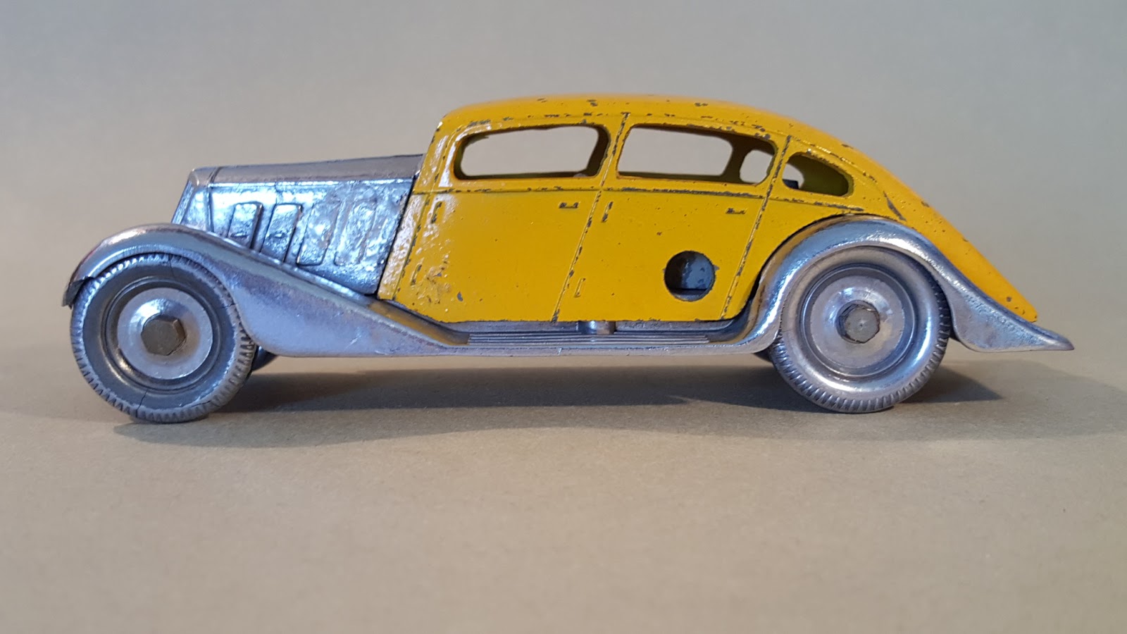 AU JOUET PARISIEN: Solido Major Modèle n° 13 Limousine Aérodynamique