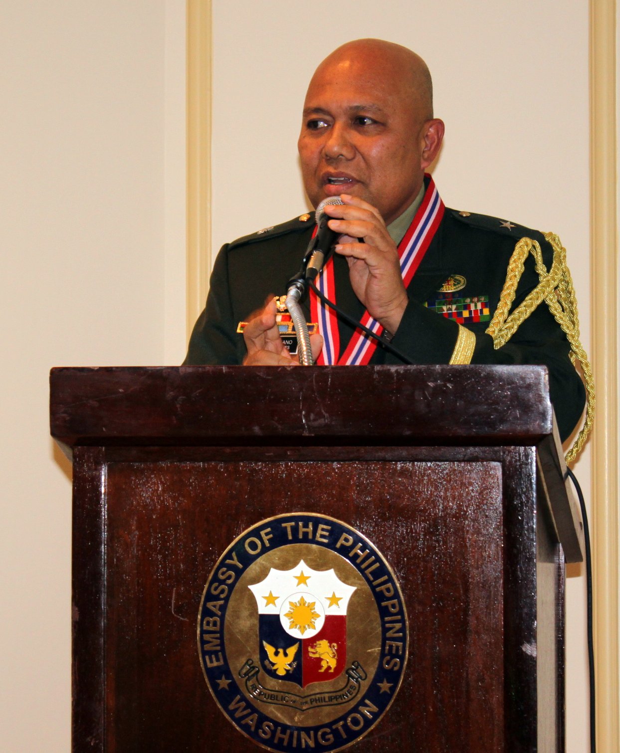 Bong in Virginia: PHILIPPINE ARMY’S ‘WANTED GENERAL’ GETS LEGION OF ...