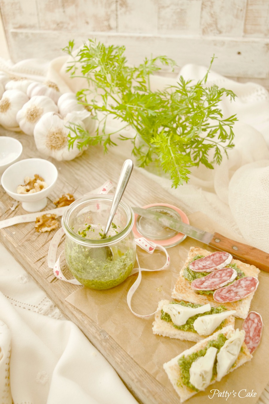 Pesto de hojas de zanahoria #aquínosetiranada | Cocina