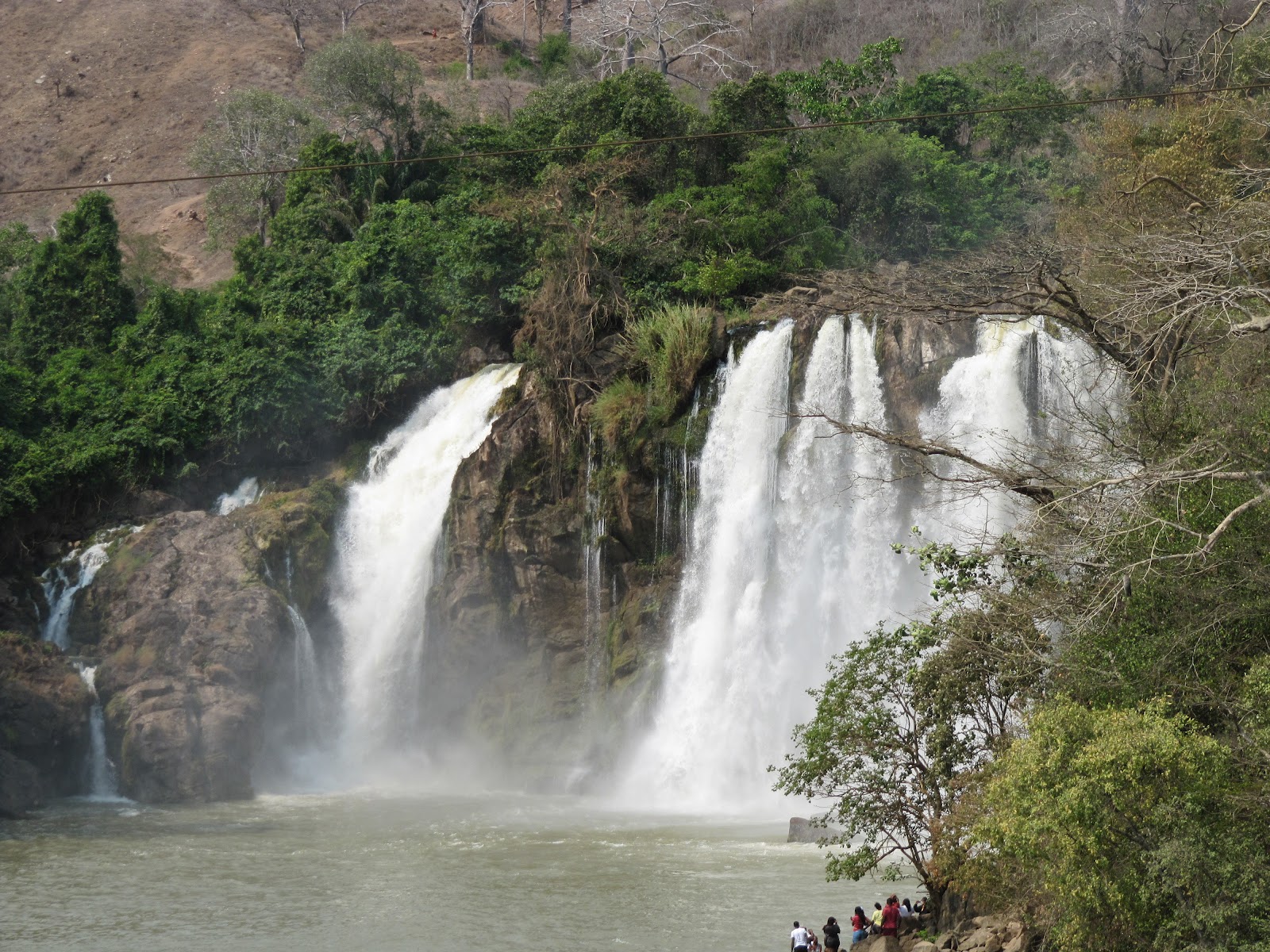 Aventura em Benguela e não só......: Quedas do Sumbe