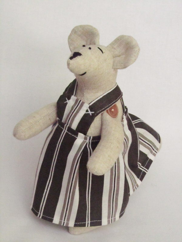 Handsome Handmade: Mouse Doll (not Tilda)