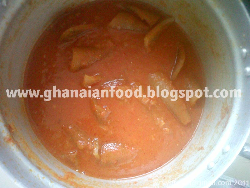 Ghanaian Food: Waakye with Fried Fish and Wele stew
